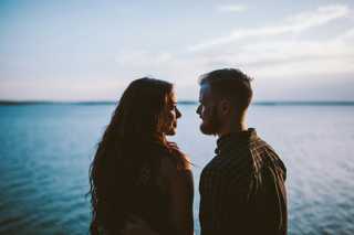 💋 How To Kiss Someone For The First Time