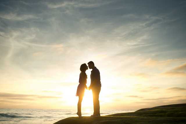 💋 How To Kiss Someone For The First Time